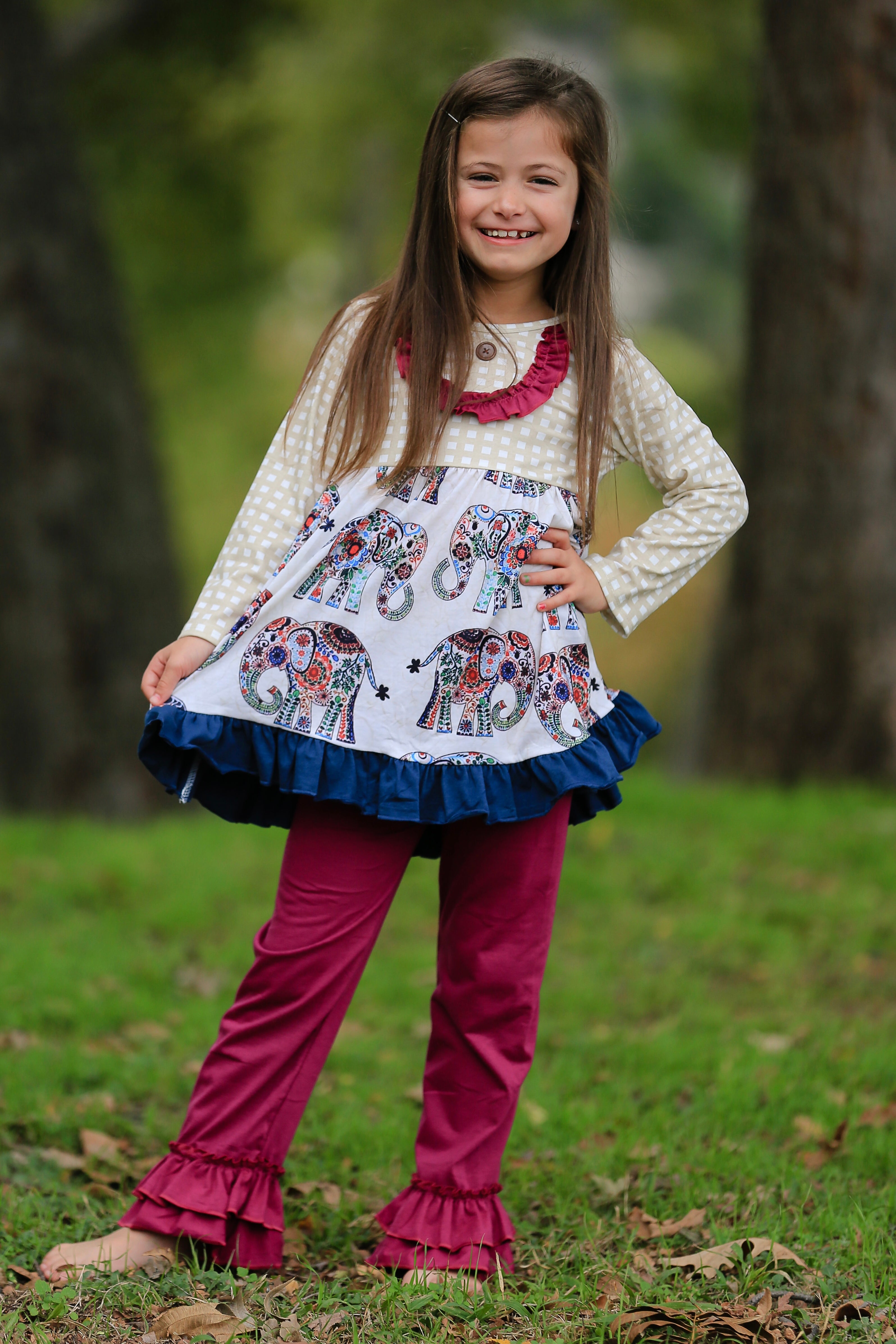Capturing the Beauty of Fall: A Guide to Fall Family Photos – Rylee ...